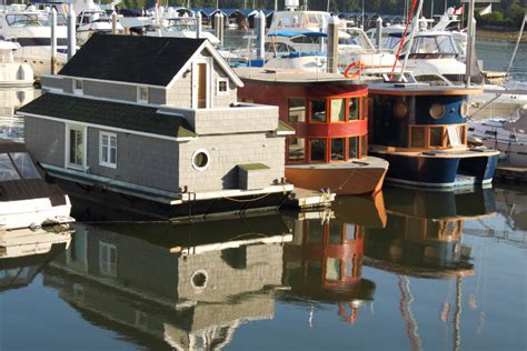 Waterfront Living Fast Facts About Floating Homes And Houseboats