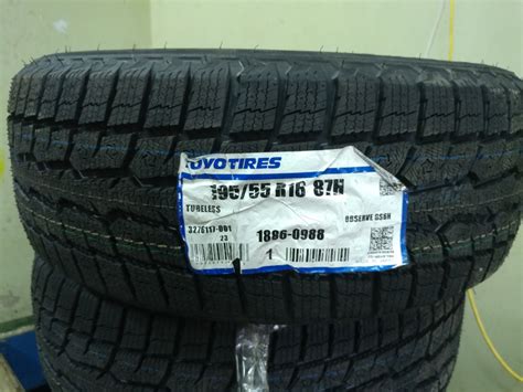 Резина на переднюю ось Toyo Observe GSI-6HP. — Toyota Caldina (190), 2 ...