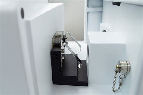 เครื่องวัดเฉดสีแบบตั้งโต๊ะ Cs 826 Desktop Spectrophotometer ยี่ห้อ Chn Spec