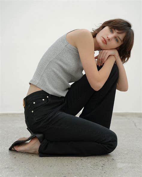 Umer Attitude Denim Pm900 2nd Feb Open 날렵한 쉐입에 압도되다 슬림하게 부츠컷을 그리는 멋스러운 라인의 Emma 은은한