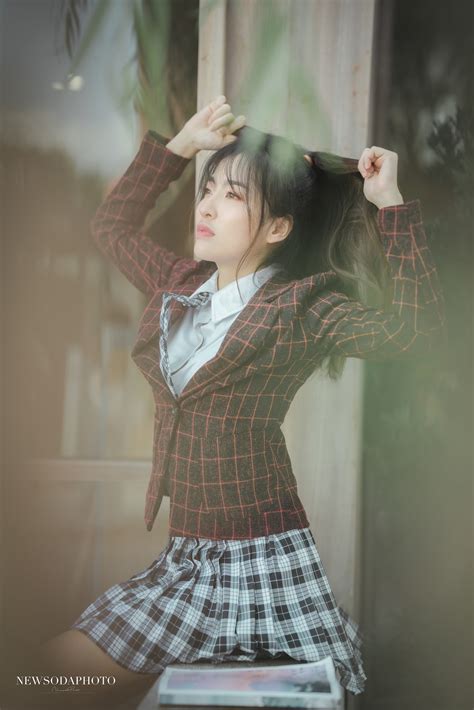 Ngắm em hot girl váy ngắn