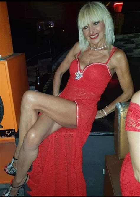 Pin By Macpeter On Sexy Older Women Sexy Older Women Fashion Red