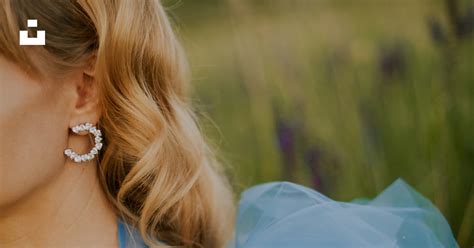 파란 드레스를 입은 여자 사진 Unsplash의 무료 스타일 이미지