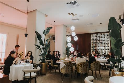 Ресторан Lou Lou атмосфера делового Парижа в центре Астаны