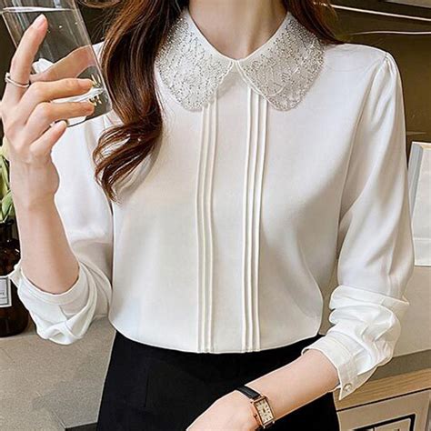 봄가을 둥근카라 비즈 포인트 세련된 우아한 화이트 블라우스 정장 코디 하객룩 페미닌 찰랑