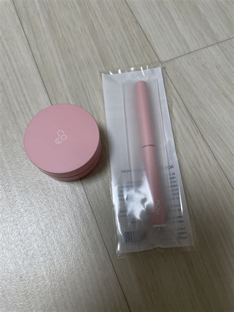 실리콘 립 브러쉬뿐만 아니라 그냥 립브러쉬도 구매했는데 둘다 너무 만족스럽게 발리고 발색도