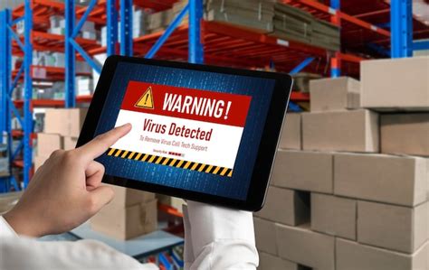 Premium Photo Virus Warning Alert On Computer Screen Detected Modish Cyber Threat