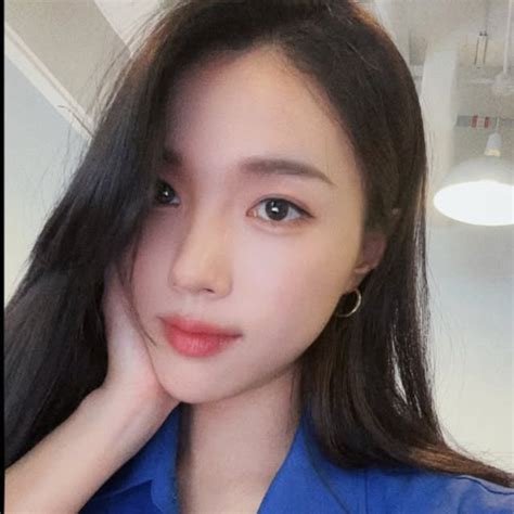 Running 👩🏻‍🎤bella Pinkbellarun • Threads Say More