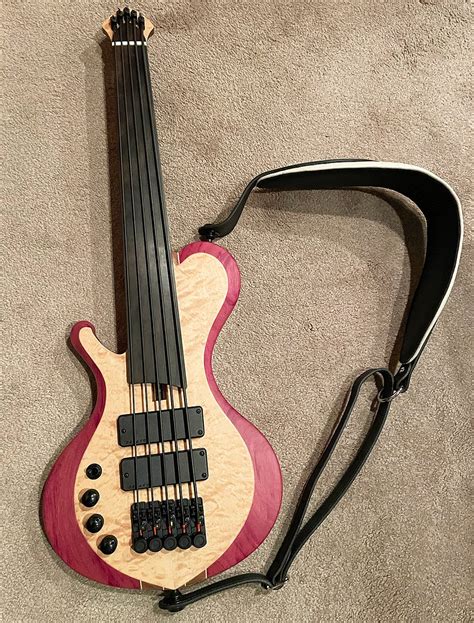 Show Me Your Single Cut Basses Show Me Your Single Cut Basses