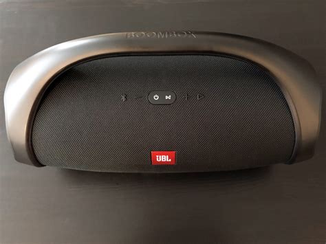 Review JBL Boombox Bluetooth Speakers