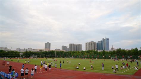 操场锻炼人群4k延时mp4格式视频下载 正版视频编号62866 摄图网