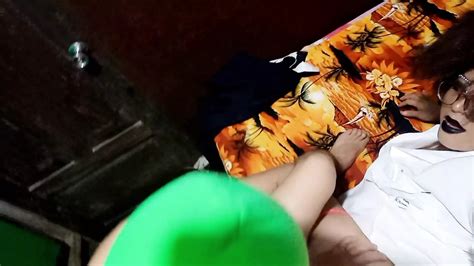 看護師は非常にゆっくりと親切に性交の仕方を教えてくれる患者に愛情を込めてアナルセックスをしています xHamster