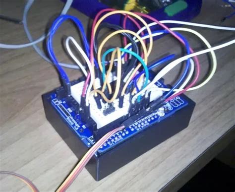 Robô Arduino no estilo maker