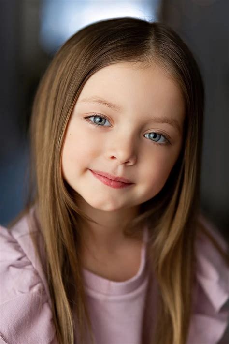 Emily Mitchell Sa Biographie Filmographie Et Quelques Photos