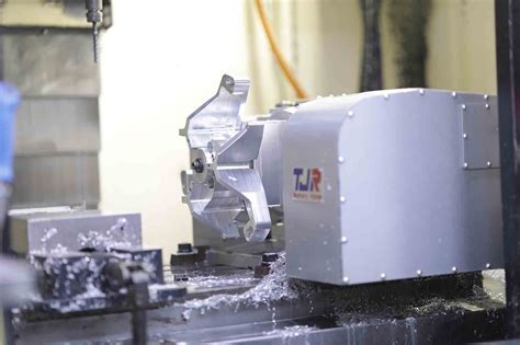 5 Axis Cnc Machine Vs Traditional Cnc Which Is Right For Your Project
