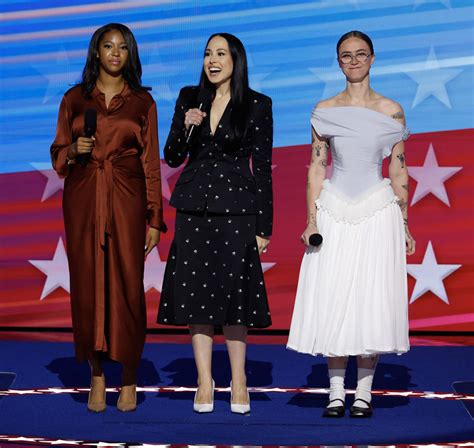 ‘we Did It Joe Kamala Harris Stepdaughter Ella Emhoff Designed Her