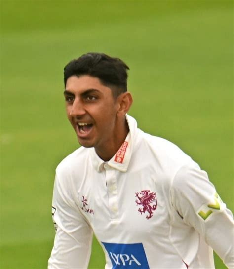 कौन हैं पाकिस्तान मूल के क्रिकेटर शोएब बशीर 6 फीट 4 इंच के स्पिनर को