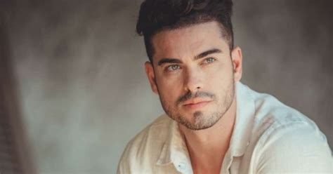 Ator Sidney Sampaio Surta E Se Lança De Quarto De Hotel No Rio