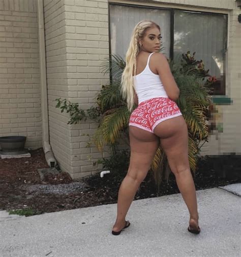 She Love Coke Photos XXX Porn Album