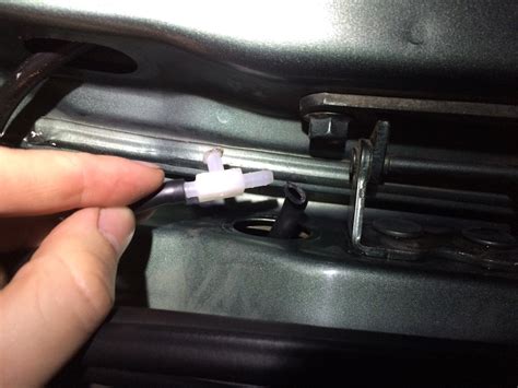 Ремонт омывателя заднего стекла — Subaru Forester (SG), 2 л, 2007 года ...