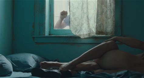 Naked Cécile De France in Chinese Puzzle