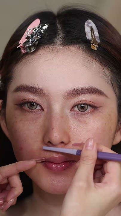 프로 메이크업 아티스트의 마법 같은 손길 Youtube