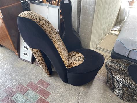 Lot Cheetah Print High Heel Chair