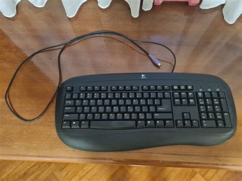 Ps 2 Logitech Easy Keyboard Deluxe Computers And Tech Parts