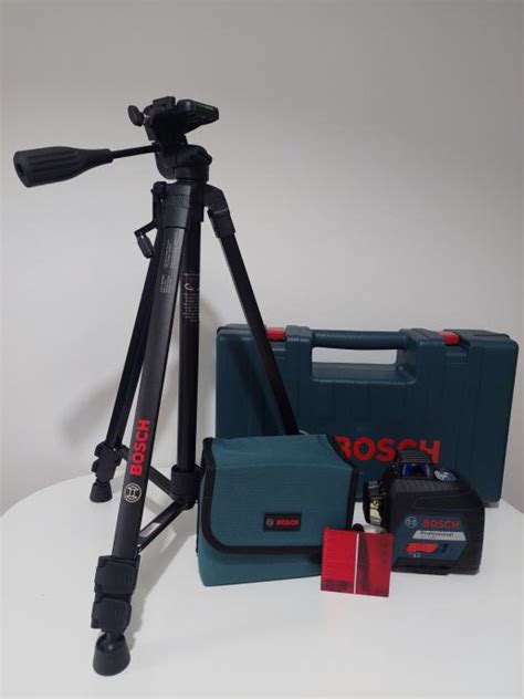 Bosch laserski nivelir GLL 3-80 (4AA, ciljna ploča i torba ) + stativ