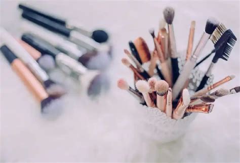 11 Infallible Anti Aging Makeup Tips To Try For A Youthful Look