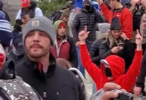 Помилованный Трампом участник штурма Капитолия застрелен полицейским в США