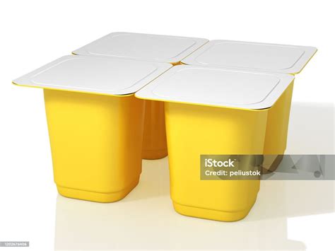 호일 뚜껑이있는 요구르트용 노란색 플라스틱 컵 4 개 3d 일러스트레이션 야쿠르트에 대한 스톡 사진 및 기타 이미지 야쿠르트 3차원 형태 디지털 생성 이미지 Istock