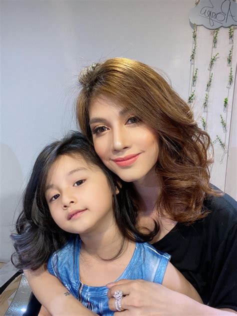 ក្រមុំៗល្មមៗអែបគៀន មើលមុខគេផង កូនស្រី ប៊ីរីយ៉ា កាន់តែធំកាន់តែ ស្រស់ស្អាតខ្លាំង Khmerload