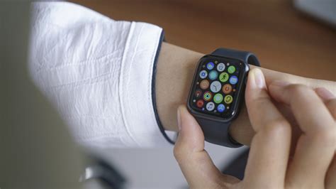 What The Red Dot On Your Apple Watch Really Means