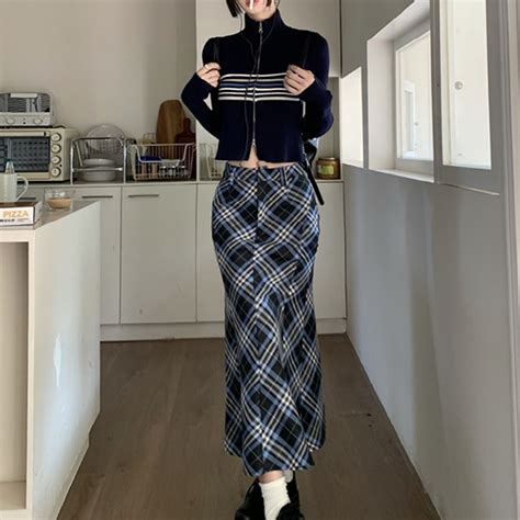 루루홀릭 코디세트스트라이프 슬림 스웨터 니트 가디건 슬림 체크 피쉬테일 스커트 롱스커트 투피스 세트 Oc124721e