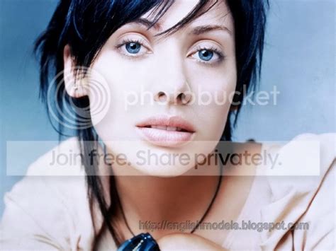English Models Natalie Imbruglia Wallpaper