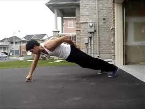 Bruce Lee's 2 fingers push up - YouTube