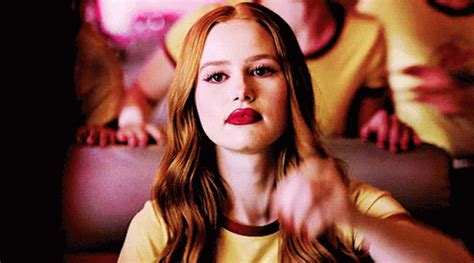 Cheryl Marjorie Blossom Madelaine Petsch Gif Cheryl Marjorie Blossom Madelaine Petsch Pretty