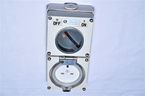 Pdl 56cv313 Single Pole Combination Switch Socket Series 5650 13a 250v