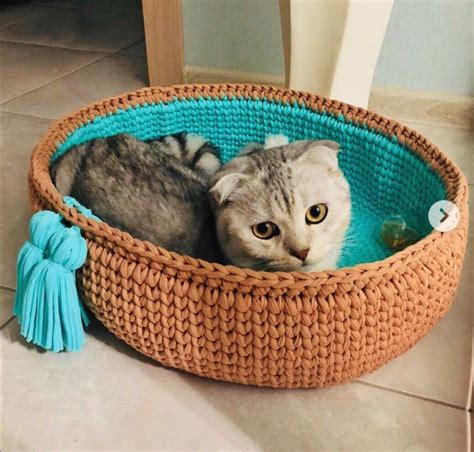 Подборка вязаных домиков для кошек | Huisdieren, Haken, Katten