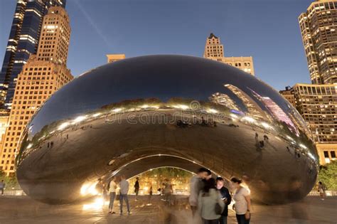 Chicago Illinois Usa October 22 2024 Millennium Park With Famous