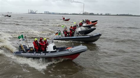 Schlauchboot Streife Das Sind Die Aufgaben Der Wasserschutzpolizei Buten Un Binnen