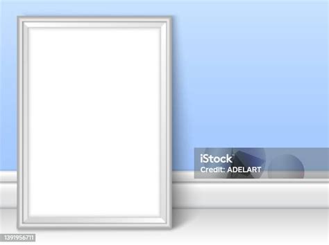 파란색 벽 근처의 사진 프레임 템플릿 사실적인 모형 벡터 아이들이 그리기 그림 또는 사진을 찍는 데 좋은 프레임의 귀여운 색상 어린이 방 또는 학교 테마 디자인을위한 실버