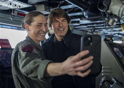 Tom Cruise Buzzes Uss George H W Bush Carrier Could Play Role In New