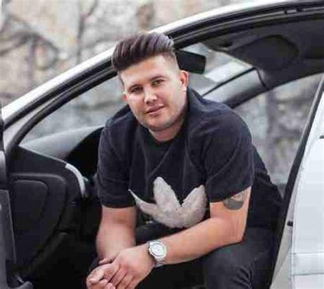 دانلود ریمیکس اهنگ آدیداس ریمیکس از علی احمدیانی با کیفیت بالا