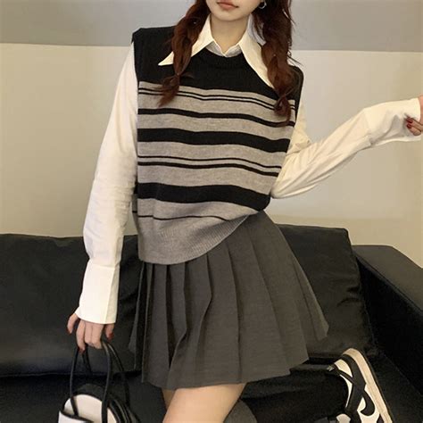 세인트룸 스트라이프 라운드 니트 조끼 St121760