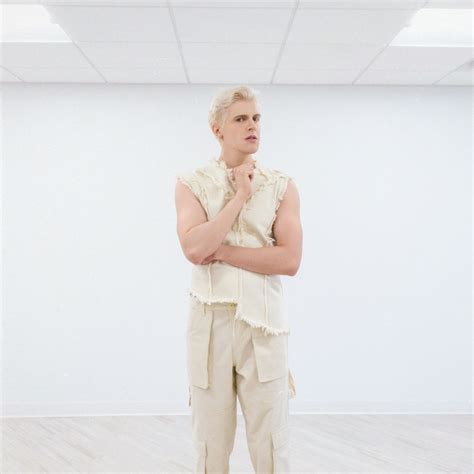 Bryce Bowyn Shares A Dynamic Electro Pop With His Debut Ep Siege