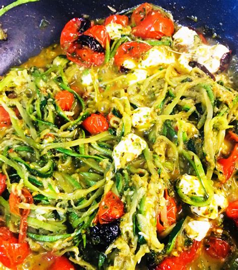 Caprese Zucchini Noodles Cooks Well With Others