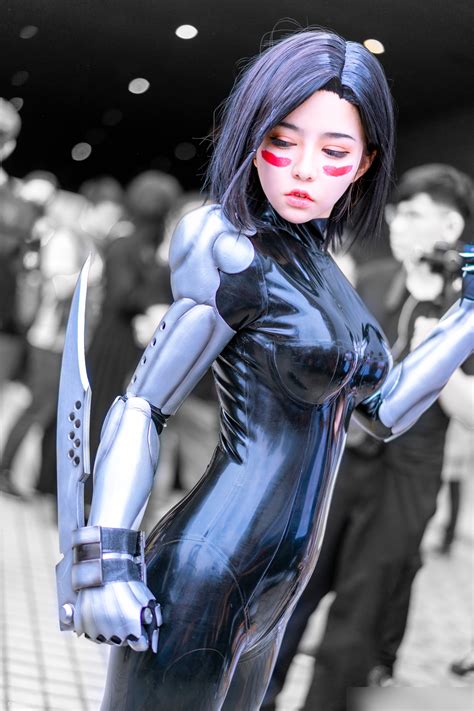 国人妹子完美cos《阿丽塔》女主加里！颜值简直比原著还要高！ 搜狐大视野 搜狐新闻