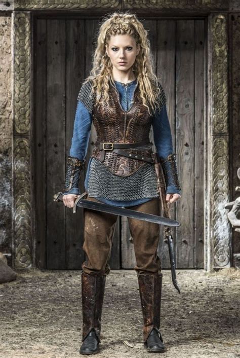 Pin By Cheri Kitchen On 1400s Costume Warrior Outfit Viking Women